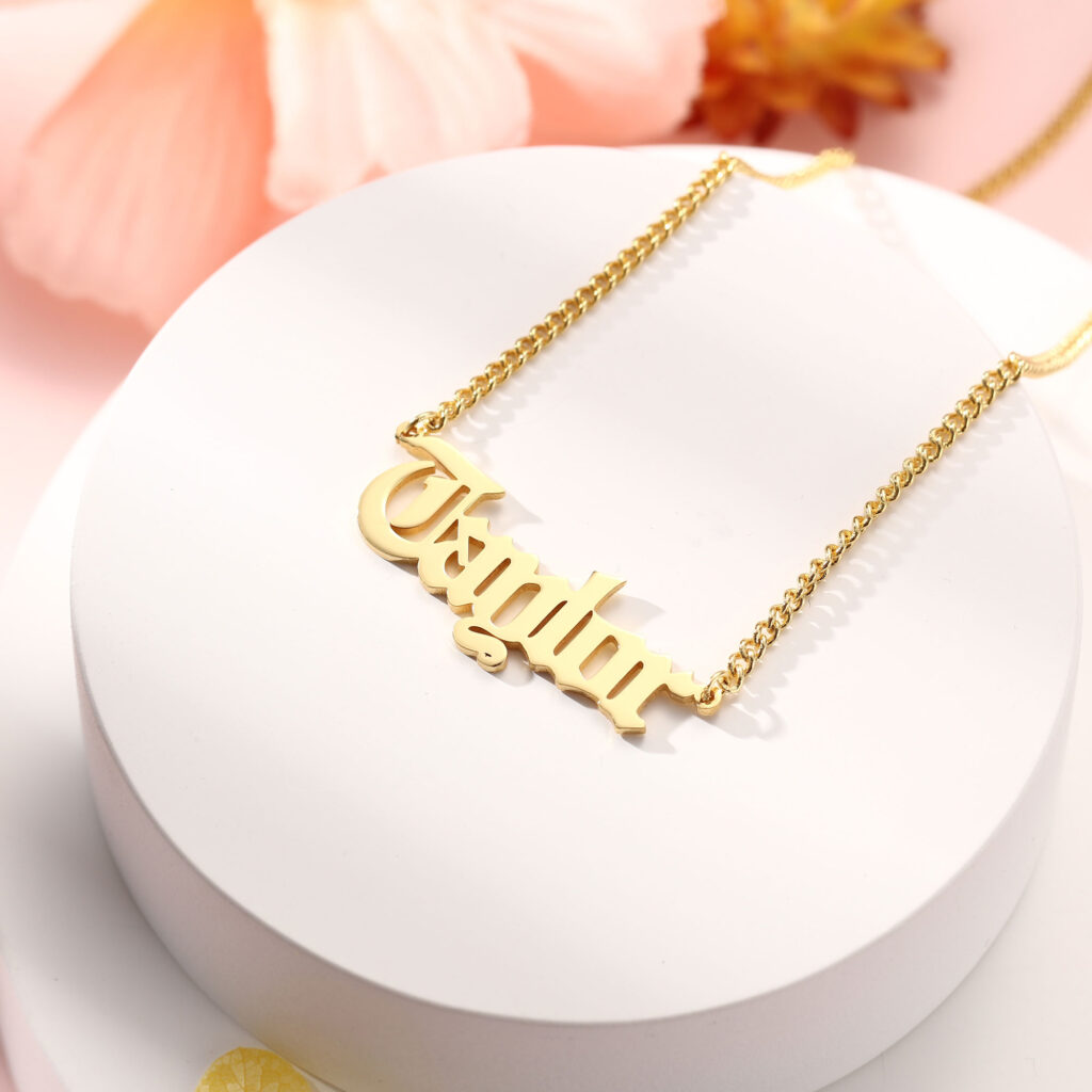 Curb Chain Name Necklace [Old English Font]
